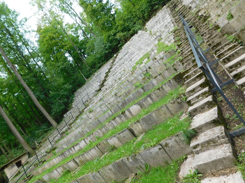 V nenápadném klášteře vznikla světově proslulá Ďáblova bible | Chrast ...